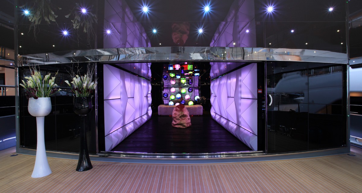 Yacht SEA FORCE ONE, Admiral | CHARTERWORLD Luxury Superyacht Charters